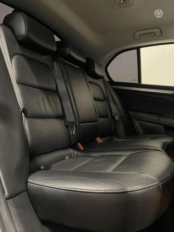White Skoda SuperB 2008 in Klaipeda, with an engine capacity of 1.80 L and mileage of 171 thousand km for 4990 €, photo 9 on AUTOMOTO.COM.LV