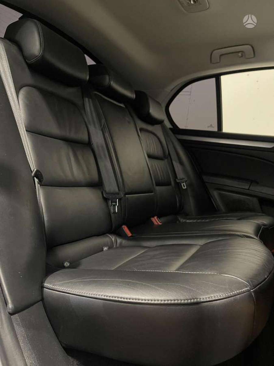 White Skoda SuperB 2008 in Klaipeda, with an engine capacity of 1.80 L and mileage of 171 thousand km for 4990 €, photo 9 on AUTOMOTO.COM.LV