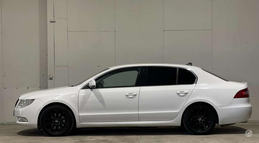 White Skoda SuperB 2008 in Klaipeda, with an engine capacity of 1.80 L and mileage of 171 thousand km for 4990 €, photo 14 on AUTOMOTO.COM.LV