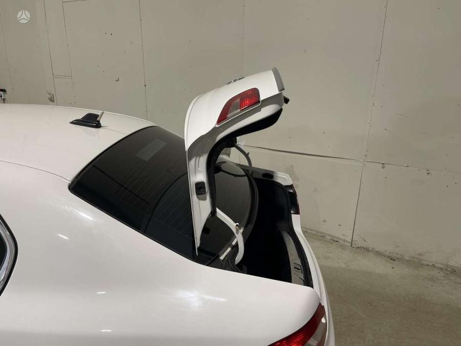 White Skoda SuperB 2008 in Klaipeda, with an engine capacity of 1.80 L and mileage of 171 thousand km for 4990 €, photo 15 on AUTOMOTO.COM.LV