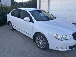 White Skoda SuperB 2009 in Vilnius, with an engine capacity of 2.00 L and mileage of 322 thousand km for 3990 €, photo 5 on AUTOMOTO.COM.LV