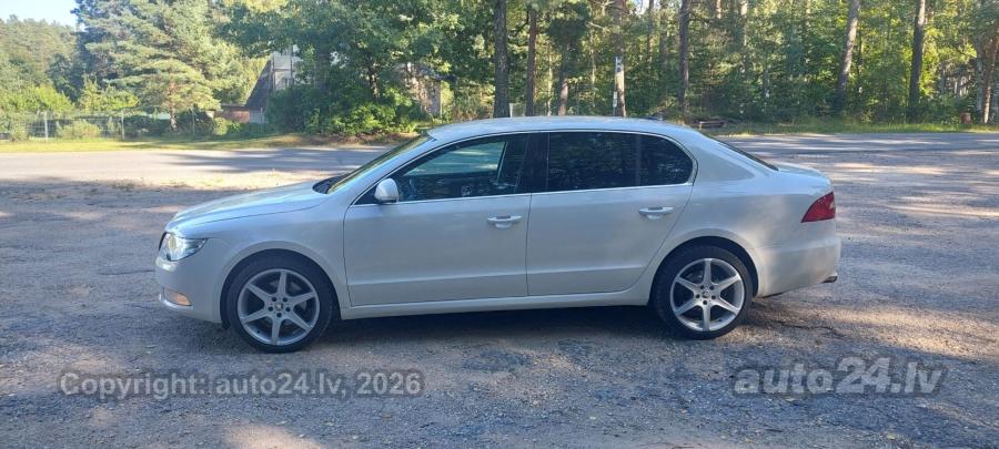 Balts Skoda SuperB 2009 Veru, ar dzinēja tilpumu 2.00 L un nobraukumu 412 tūkst. km par 3400 €, foto 3 vietnē AUTOMOTO.COM.LV