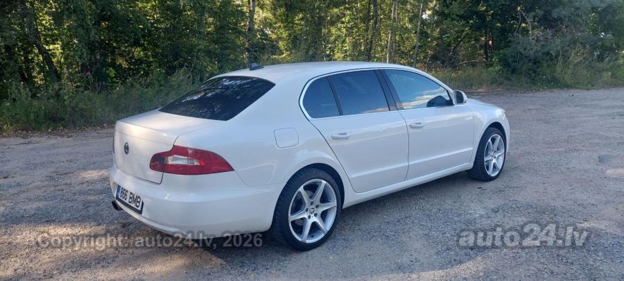 Balts Skoda SuperB 2009 Veru, ar dzinēja tilpumu 2.00 L un nobraukumu 412 tūkst. km par 3400 €, foto 4 vietnē AUTOMOTO.COM.LV