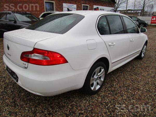 Balts Skoda SuperB 2010 Daugavpils, ar dzinēja tilpumu 1.80 L un nobraukumu 204 tūkst. km par 5950 €, foto 5 vietnē AUTOMOTO.COM.LV
