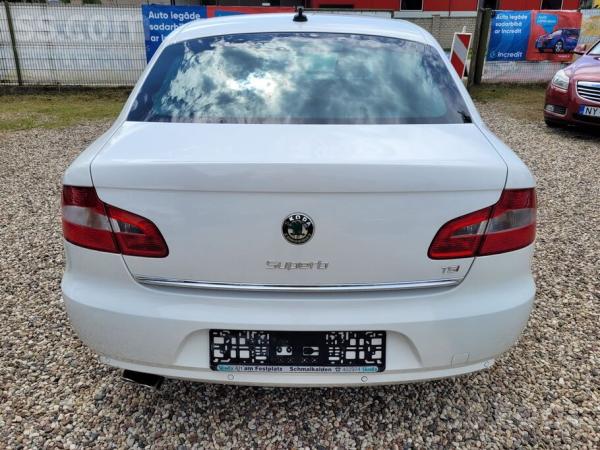 Balts Skoda SuperB 2010 Daugavpils, ar dzinēja tilpumu 1.80 L un nobraukumu 204 tūkst. km par 4990 €, foto 4 vietnē AUTOMOTO.COM.LV