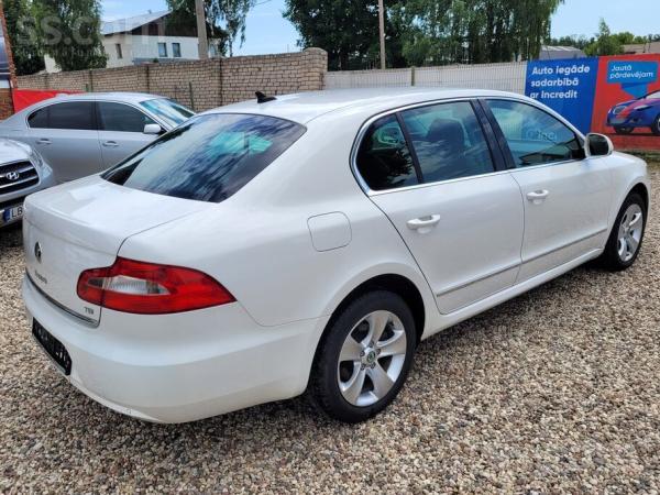 White Skoda SuperB 2010 in Daugavpils, with an engine capacity of 1.80 L and mileage of 204 thousand km for 4990 €, photo 5 on AUTOMOTO.COM.LV