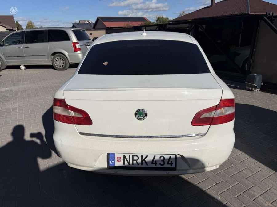 White Skoda SuperB 2010 in Siauliai, with an engine capacity of 1.90 L and mileage of 362 thousand km for 1500 €, photo 5 on AUTOMOTO.COM.LV