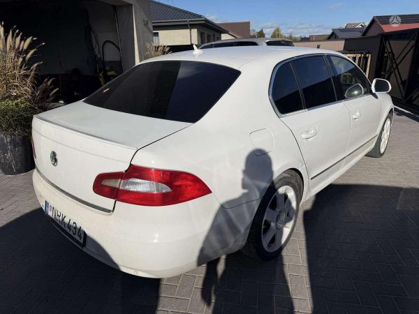 White Skoda SuperB 2010 in Siauliai, with an engine capacity of 1.90 L and mileage of 362 thousand km for 1500 €, photo 6 on AUTOMOTO.COM.LV