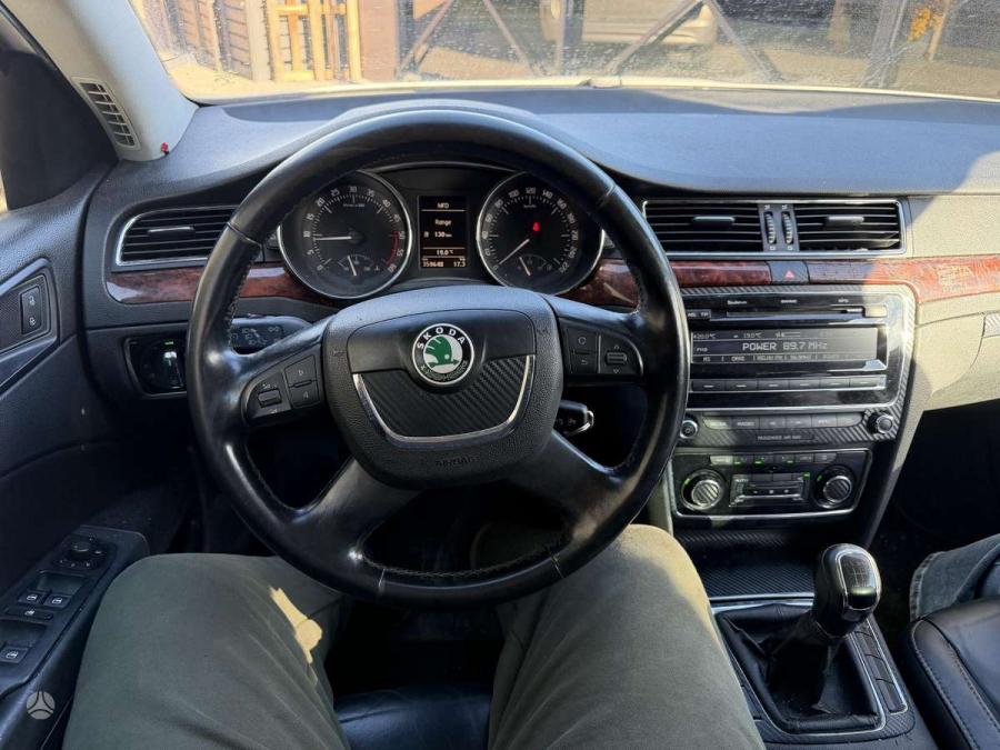 White Skoda SuperB 2010 in Siauliai, with an engine capacity of 1.90 L and mileage of 362 thousand km for 1500 €, photo 13 on AUTOMOTO.COM.LV