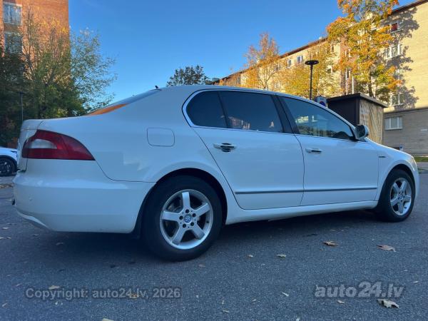 Balts Skoda SuperB 2010 Narva, ar dzinēja tilpumu 1.90 L un nobraukumu 326 tūkst. km par 2999 €, foto 11 vietnē AUTOMOTO.COM.LV