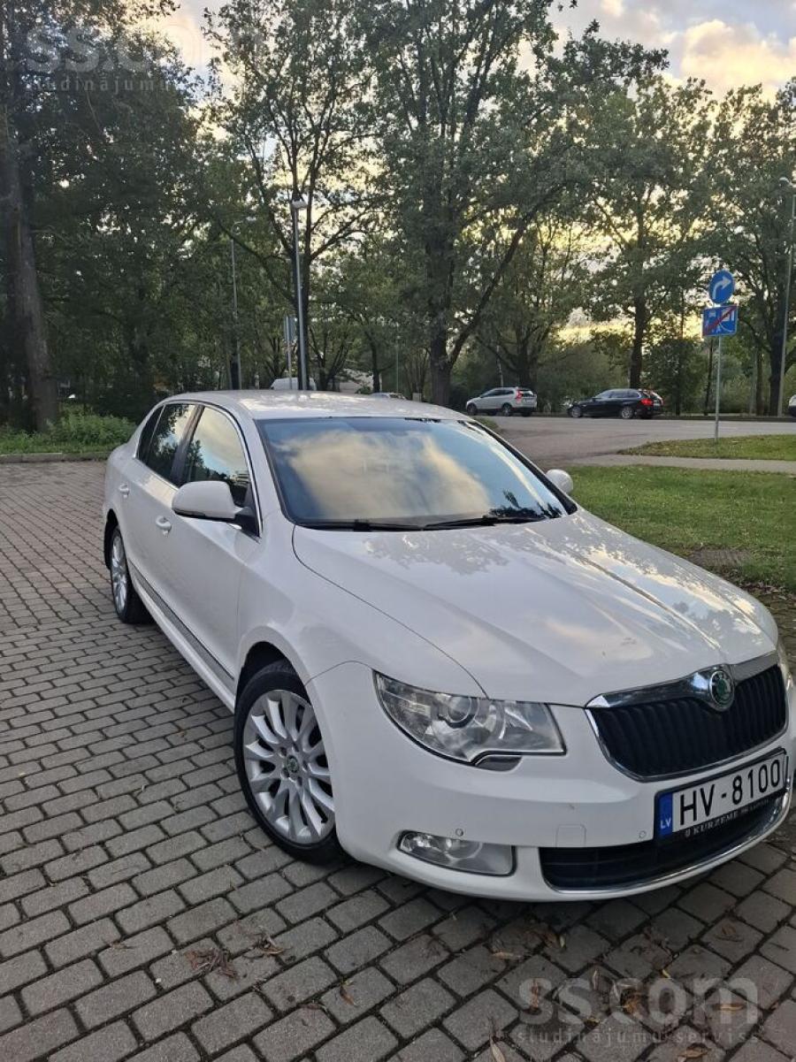 White Skoda SuperB 2012 in Riga, with an engine capacity of 2.00 L and mileage of 217 thousand km for 4050 €, photo 2 on AUTOMOTO.COM.LV