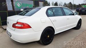 Balts Skoda SuperB 2012 Rīga, ar dzinēja tilpumu 2.00 L un nobraukumu 389 tūkst. km par 3900 €, foto 3 vietnē AUTOMOTO.COM.LV