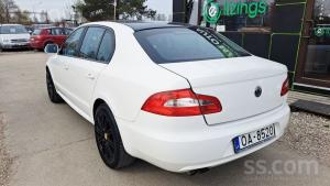 Balts Skoda SuperB 2012 Rīga, ar dzinēja tilpumu 2.00 L un nobraukumu 389 tūkst. km par 3900 €, foto 5 vietnē AUTOMOTO.COM.LV