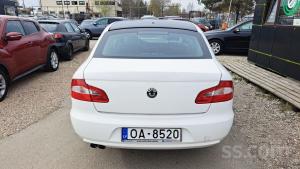 Balts Skoda SuperB 2012 Rīga, ar dzinēja tilpumu 2.00 L un nobraukumu 389 tūkst. km par 3900 €, foto 7 vietnē AUTOMOTO.COM.LV