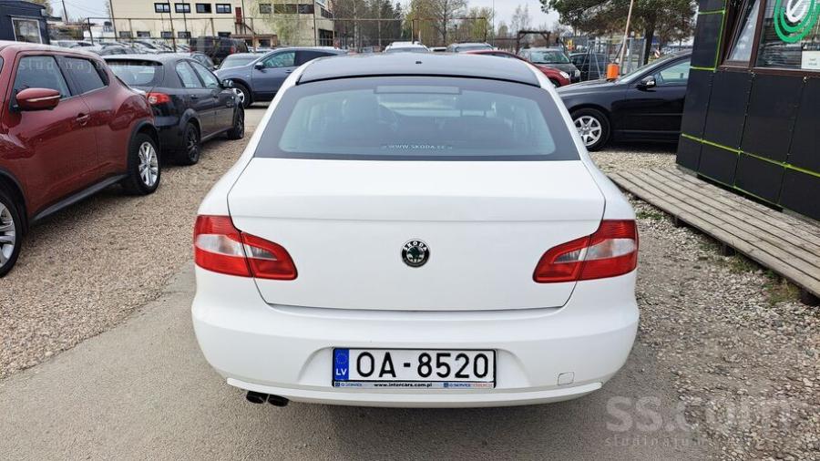 Balts Skoda SuperB 2012 Rīga, ar dzinēja tilpumu 2.00 L un nobraukumu 389 tūkst. km par 3900 €, foto 7 vietnē AUTOMOTO.COM.LV