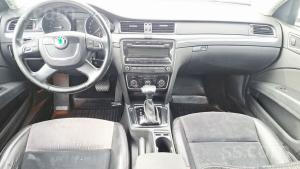 Balts Skoda SuperB 2012 Rīga, ar dzinēja tilpumu 2.00 L un nobraukumu 389 tūkst. km par 3900 €, foto 8 vietnē AUTOMOTO.COM.LV