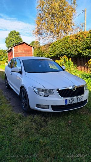 Balts Skoda SuperB 2012 Tallina, ar dzinēja tilpumu 2.00 L un nobraukumu 0 tūkst. km par 2000 €, foto 6 vietnē AUTOMOTO.COM.LV