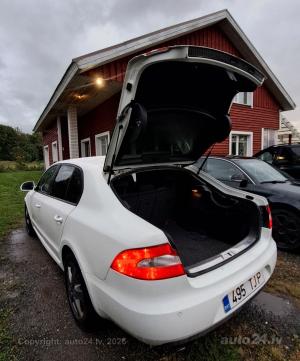 Balts Skoda SuperB 2012 Tallina, ar dzinēja tilpumu 2.00 L un nobraukumu 0 tūkst. km par 2000 €, foto 7 vietnē AUTOMOTO.COM.LV