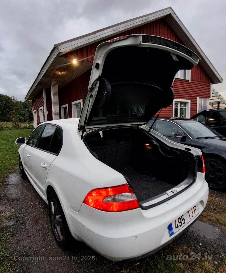 Balts Skoda SuperB 2012 Tallina, ar dzinēja tilpumu 2.00 L un nobraukumu 0 tūkst. km par 2000 €, foto 7 vietnē AUTOMOTO.COM.LV