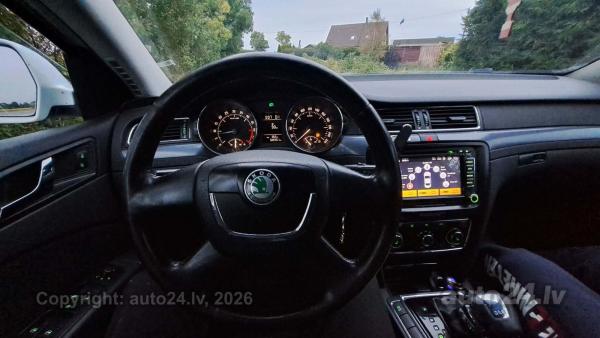 Balts Skoda SuperB 2012 Tallina, ar dzinēja tilpumu 2.00 L un nobraukumu 0 tūkst. km par 2000 €, foto 9 vietnē AUTOMOTO.COM.LV