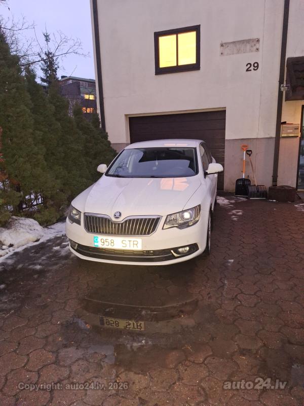 White Skoda SuperB 2013 in Tallinn, with an engine capacity of 2.00 L and mileage of 295 thousand km for 7100 €, photo 2 on AUTOMOTO.COM.LV