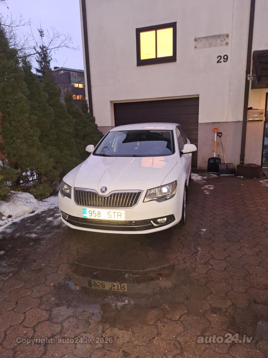 Balts Skoda SuperB 2013 Tallina, ar dzinēja tilpumu 2.00 L un nobraukumu 295 tūkst. km par 7100 €, foto 3 vietnē AUTOMOTO.COM.LV