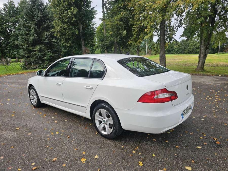 Balts Skoda SuperB 2013 Tauragė, ar dzinēja tilpumu 1.60 L un nobraukumu 282 tūkst. km par 3900 €, foto 12 vietnē AUTOMOTO.COM.LV