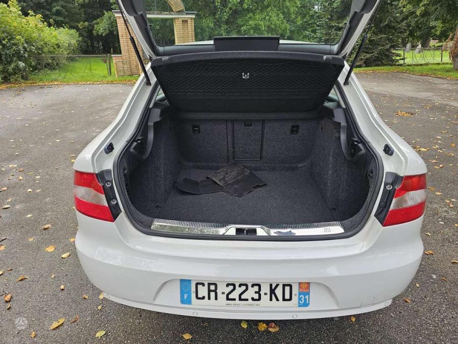 Balts Skoda SuperB 2013 Tauragė, ar dzinēja tilpumu 1.60 L un nobraukumu 282 tūkst. km par 3900 €, foto 13 vietnē AUTOMOTO.COM.LV