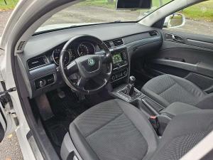 Balts Skoda SuperB 2013 Tauragė, ar dzinēja tilpumu 1.60 L un nobraukumu 282 tūkst. km par 3900 €, foto 14 vietnē AUTOMOTO.COM.LV