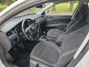 Balts Skoda SuperB 2013 Tauragė, ar dzinēja tilpumu 1.60 L un nobraukumu 282 tūkst. km par 3900 €, foto 15 vietnē AUTOMOTO.COM.LV