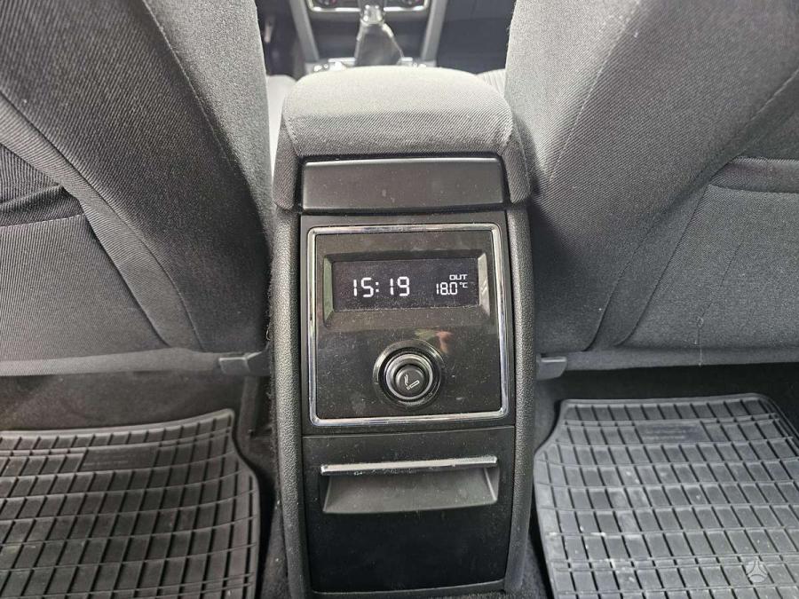 Balts Skoda SuperB 2013 Tauragė, ar dzinēja tilpumu 1.60 L un nobraukumu 282 tūkst. km par 3900 €, foto 19 vietnē AUTOMOTO.COM.LV