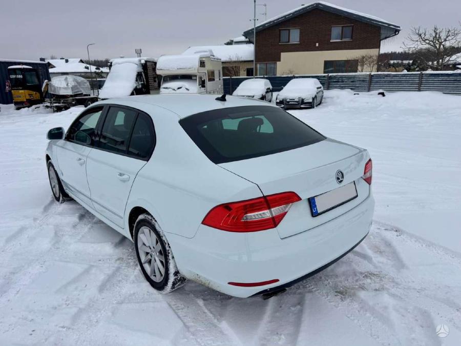 Balts Skoda SuperB 2014 Kauņa, ar dzinēja tilpumu 2.00 L un nobraukumu 280 tūkst. km par 5750 €, foto 2 vietnē AUTOMOTO.COM.LV
