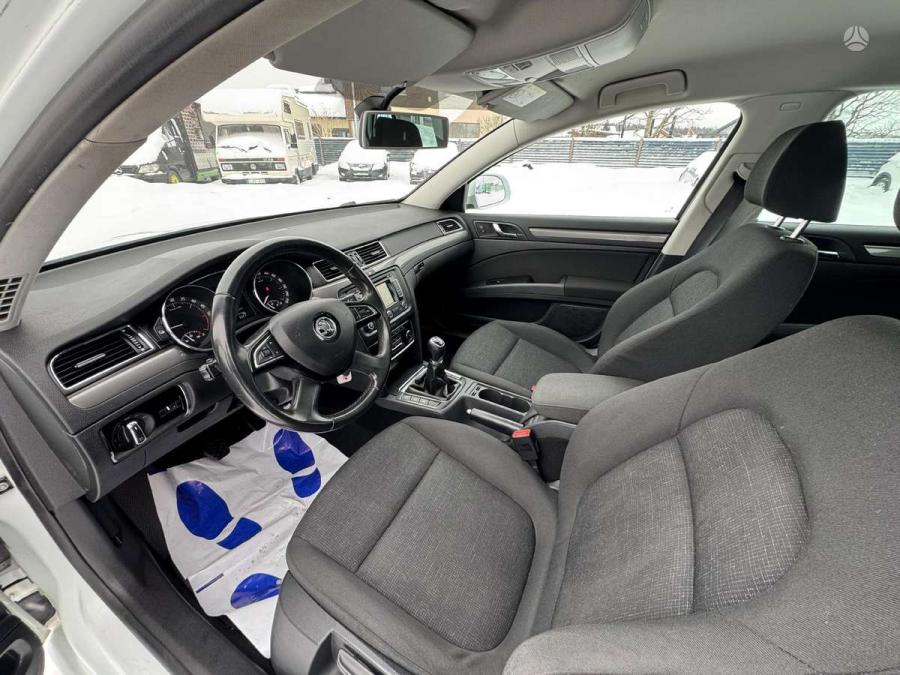 Balts Skoda SuperB 2014 Kauņa, ar dzinēja tilpumu 2.00 L un nobraukumu 280 tūkst. km par 5750 €, foto 5 vietnē AUTOMOTO.COM.LV