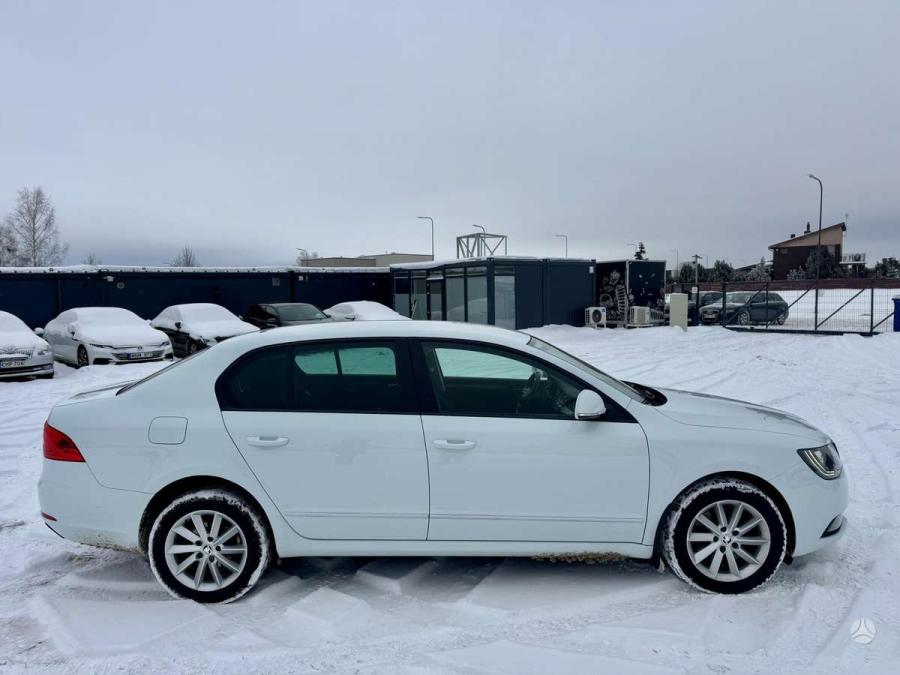 Balts Skoda SuperB 2014 Kauņa, ar dzinēja tilpumu 2.00 L un nobraukumu 280 tūkst. km par 5750 €, foto 16 vietnē AUTOMOTO.COM.LV