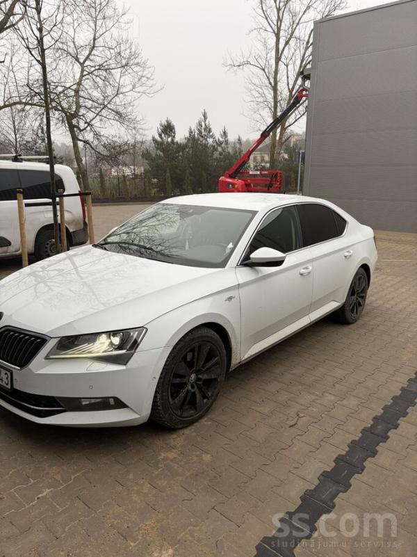 White Skoda SuperB 2015 in Riga, with an engine capacity of 2.00 L and mileage of 183 thousand km for 13000 €, photo 1 on AUTOMOTO.COM.LV