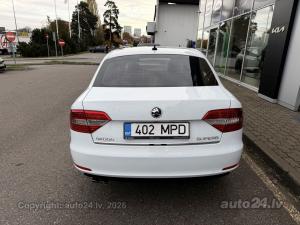 Balts Skoda SuperB 2015 Tallina, ar dzinēja tilpumu 1.80 L un nobraukumu 199 tūkst. km par 5900 €, foto 4 vietnē AUTOMOTO.COM.LV