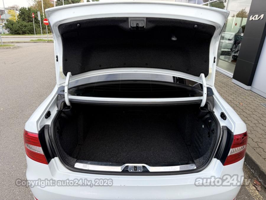 Balts Skoda SuperB 2015 Tallina, ar dzinēja tilpumu 1.80 L un nobraukumu 199 tūkst. km par 5900 €, foto 7 vietnē AUTOMOTO.COM.LV