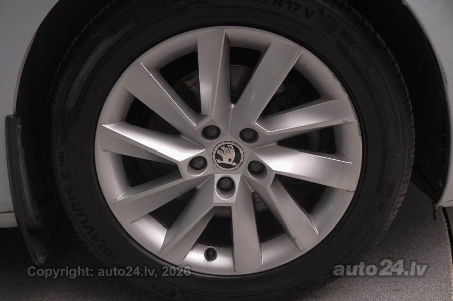Balts Skoda SuperB 2016 Tallina, ar dzinēja tilpumu 1.40 L un nobraukumu 244 tūkst. km par 8990 €, foto 14 vietnē AUTOMOTO.COM.LV