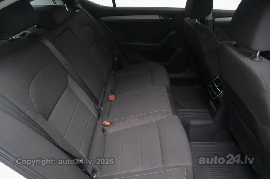Balts Skoda SuperB 2016 Tallina, ar dzinēja tilpumu 1.40 L un nobraukumu 244 tūkst. km par 8990 €, foto 15 vietnē AUTOMOTO.COM.LV