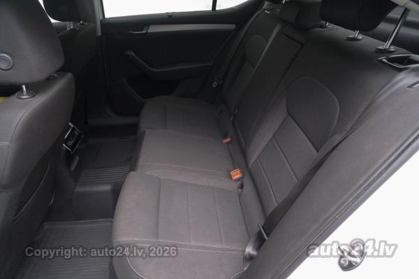 White Skoda SuperB 2016 in Tallinn, with an engine capacity of 1.40 L and mileage of 246 thousand km for 7990 €, photo 11 on AUTOMOTO.COM.LV