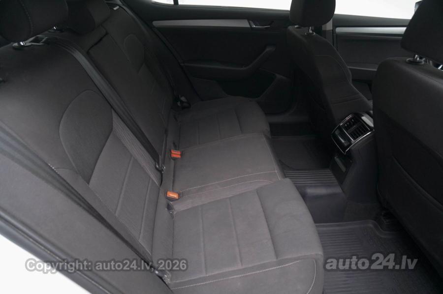 Balts Skoda SuperB 2016 Tallina, ar dzinēja tilpumu 1.40 L un nobraukumu 246 tūkst. km par 7990 €, foto 14 vietnē AUTOMOTO.COM.LV