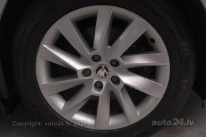 Balts Skoda SuperB 2016 Tallina, ar dzinēja tilpumu 1.40 L un nobraukumu 246 tūkst. km par 7990 €, foto 15 vietnē AUTOMOTO.COM.LV