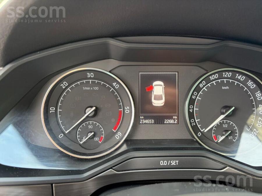 Balts Skoda SuperB 2016 Limbaži, ar dzinēja tilpumu 2.00 L un nobraukumu 235 tūkst. km par 10990 €, foto 4 vietnē AUTOMOTO.COM.LV
