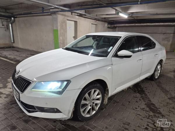 Balts Skoda SuperB 2017 Viļņa, ar dzinēja tilpumu 2.00 L un nobraukumu 291 tūkst. km par 11300 €, foto 2 vietnē AUTOMOTO.COM.LV