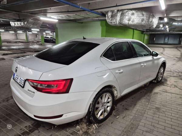 White Skoda SuperB 2017 in Vilnius, with an engine capacity of 2.00 L and mileage of 291 thousand km for 11300 €, photo 4 on AUTOMOTO.COM.LV