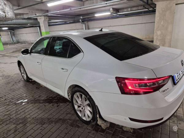 White Skoda SuperB 2017 in Vilnius, with an engine capacity of 2.00 L and mileage of 291 thousand km for 11300 €, photo 5 on AUTOMOTO.COM.LV