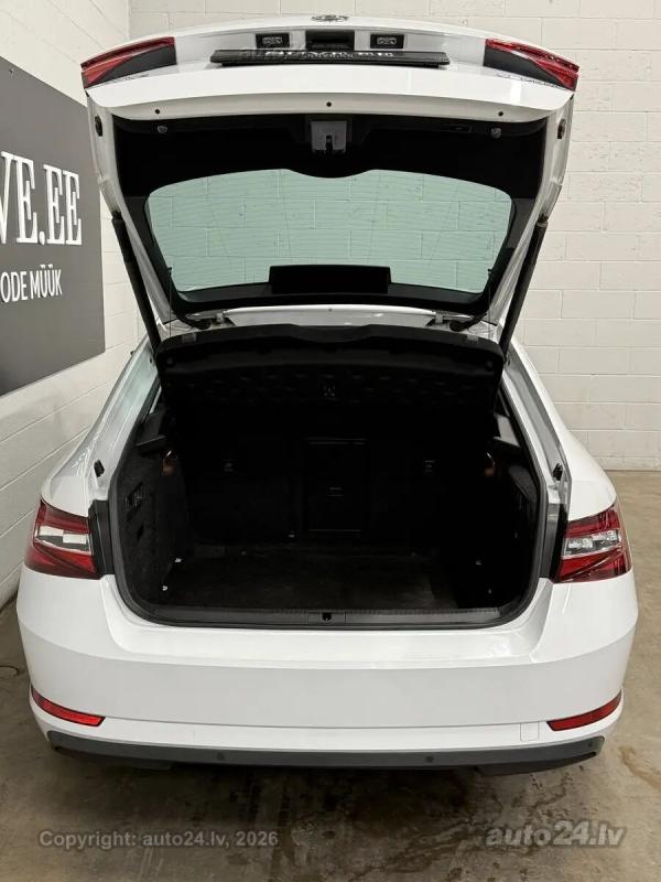 Balts Skoda SuperB 2017 Tallina, ar dzinēja tilpumu 1.40 L un nobraukumu 131 tūkst. km par 14995 €, foto 9 vietnē AUTOMOTO.COM.LV