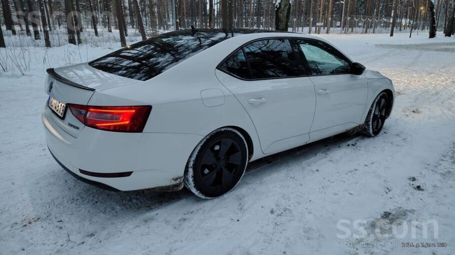 White Skoda SuperB 2018 in Riga, with an engine capacity of 2.00 L and mileage of 246 thousand km for 9699 €, photo 5 on AUTOMOTO.COM.LV