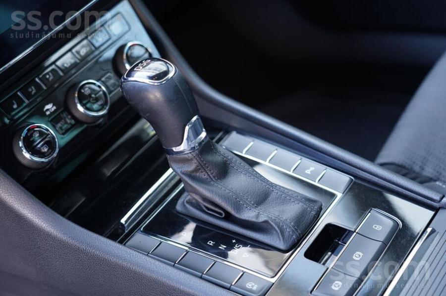 Balts Skoda SuperB 2019 Rīga, ar dzinēja tilpumu 2.00 L un nobraukumu 167 tūkst. km par 11995 €, foto 16 vietnē AUTOMOTO.COM.LV