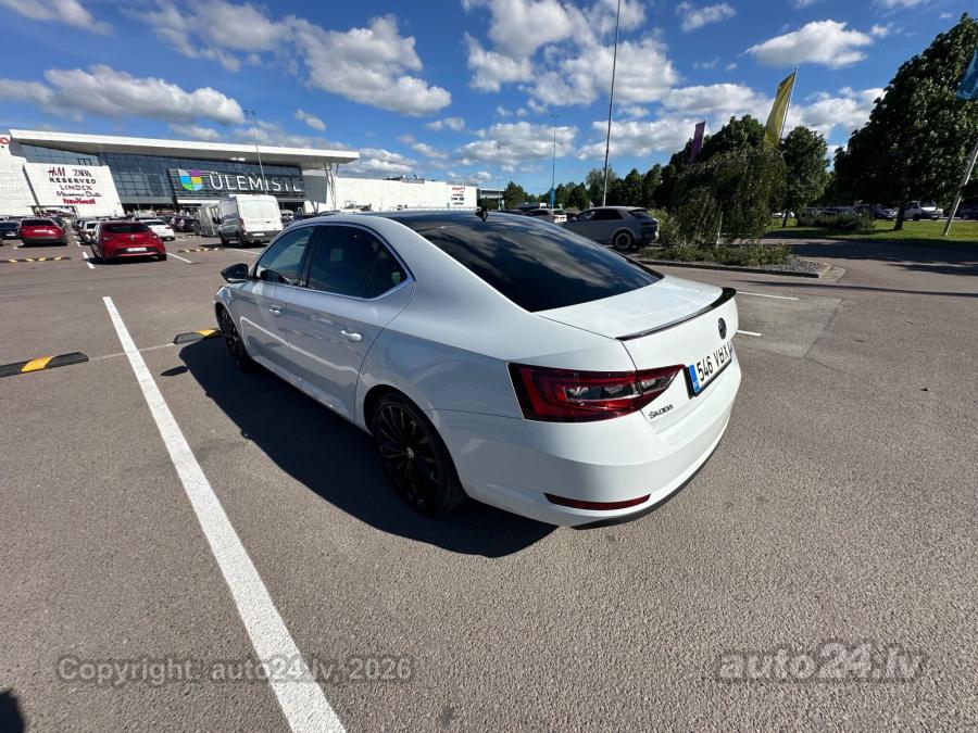 Balts Skoda SuperB 2019 Tallina, ar dzinēja tilpumu 2.00 L un nobraukumu 278 tūkst. km par 13750 €, foto 5 vietnē AUTOMOTO.COM.LV